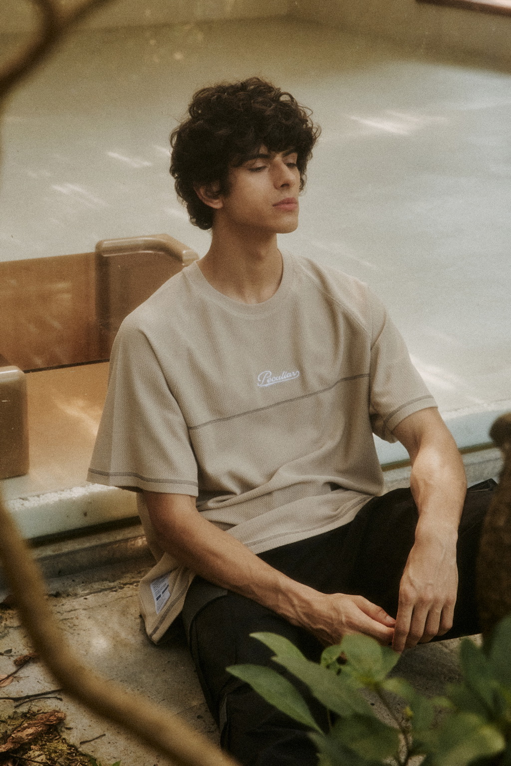 Life8 交叉立體織紋 寬版短袖上衣 | lif8 | 米斯特國際