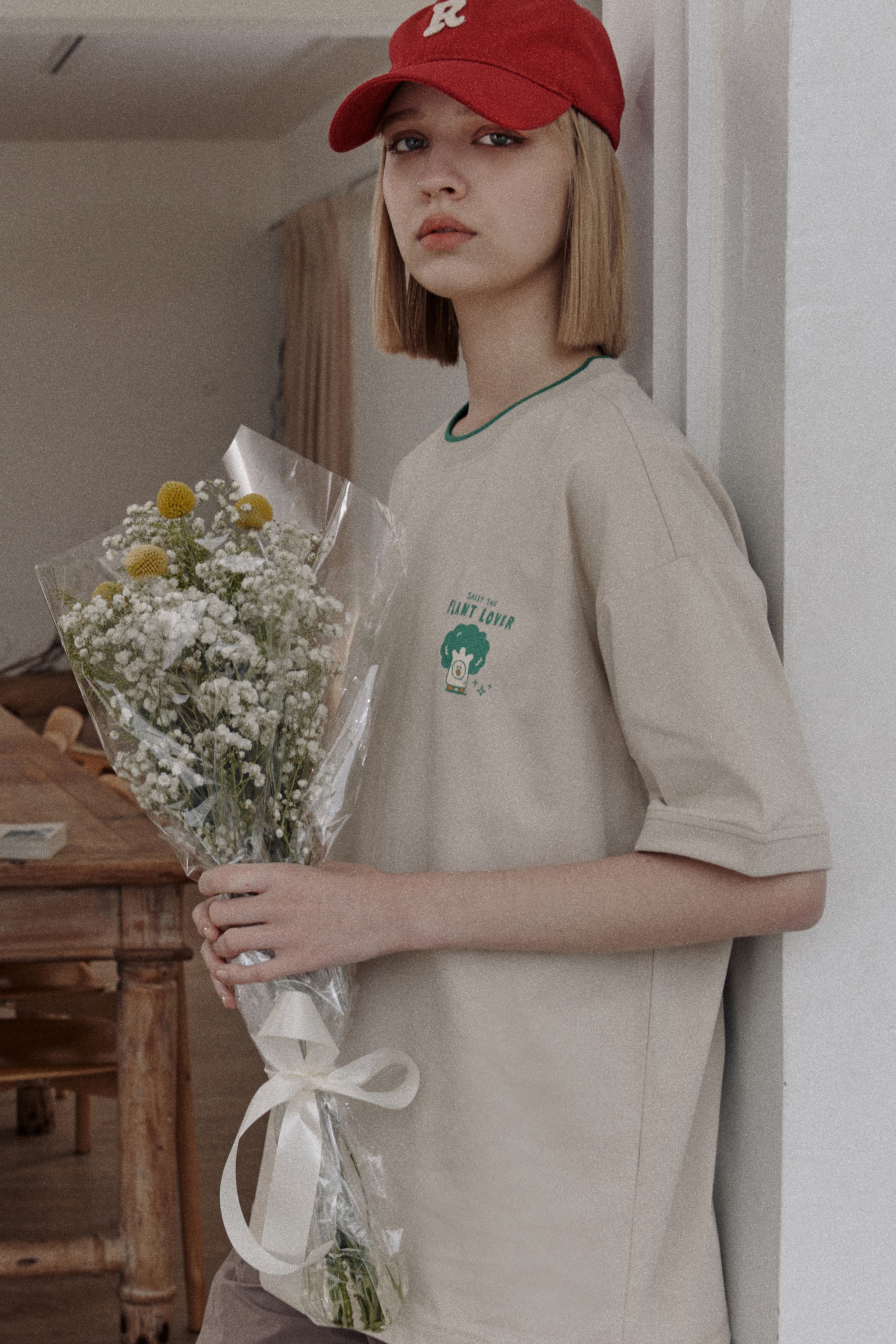 LINE FRIENDS 環保系列 莎莉愛綠色生活 印花短袖上衣 | evenless | 米斯特國際